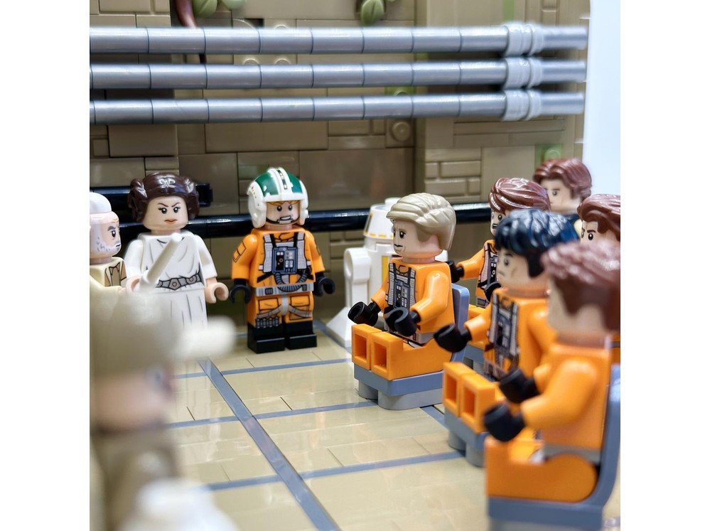 LEGO MOC Yavin IV Rebel Base Briefing Room Diorama MOC by ...