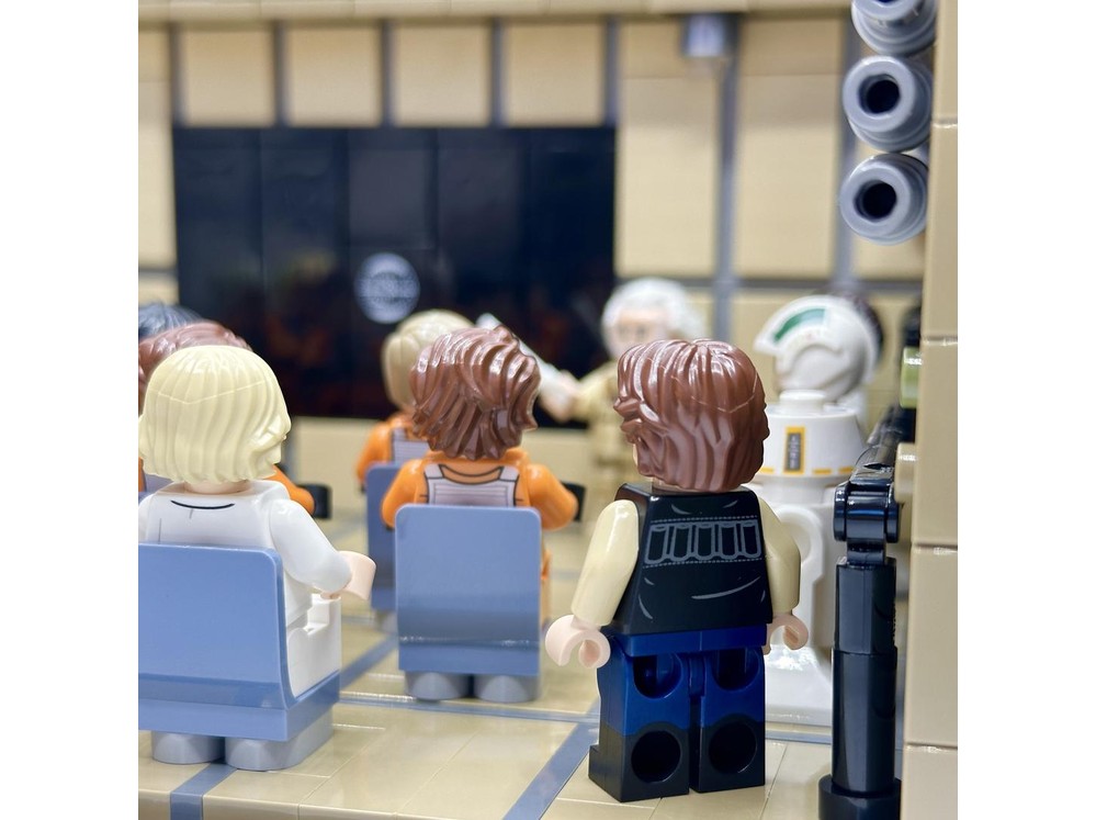 LEGO MOC Yavin IV Rebel Base Briefing Room Diorama MOC by ...