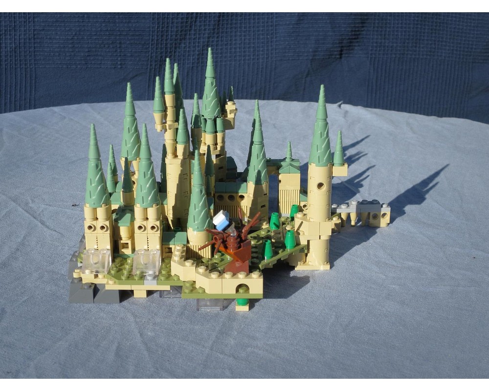 LEGO MOC 30435 x9 Hogwarts castle extended by Beregorn | Rebrickable ...