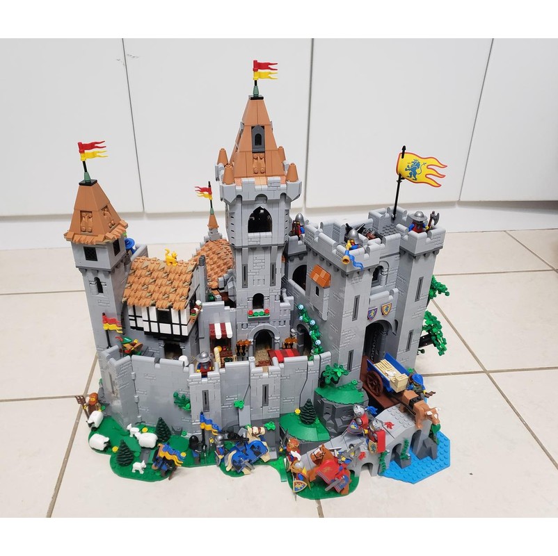 LEGO MOC Lion Knight's Tower - 10305 Castle Expansion by Dream Build ...