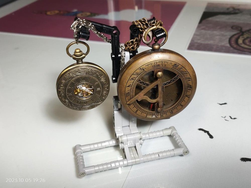 LEGO MOC Pocket Watch Stand by sirdudeofcambs | Rebrickable - Build ...