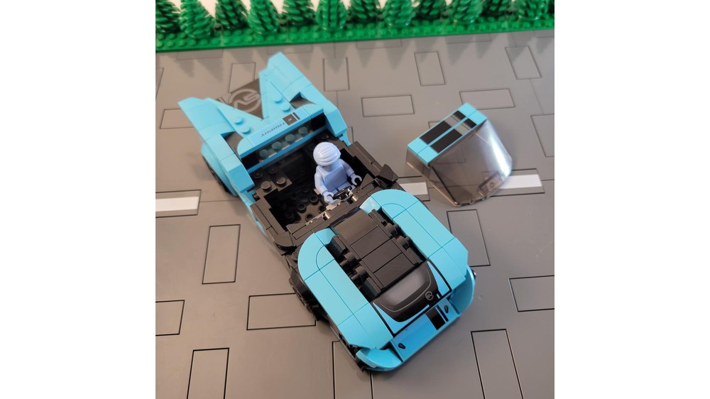 LEGO MOC-160549 Azul Nimbus and Rojo Paragon by Brick_Lizard ...