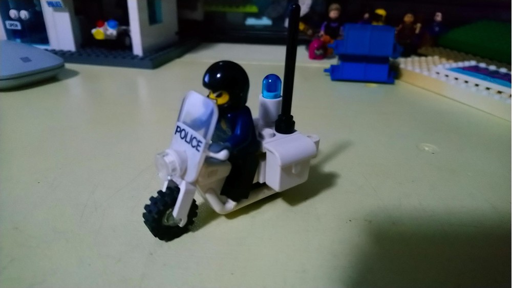 LEGO MOC Police Bike by Darkchylde | Rebrickable - Build with LEGO