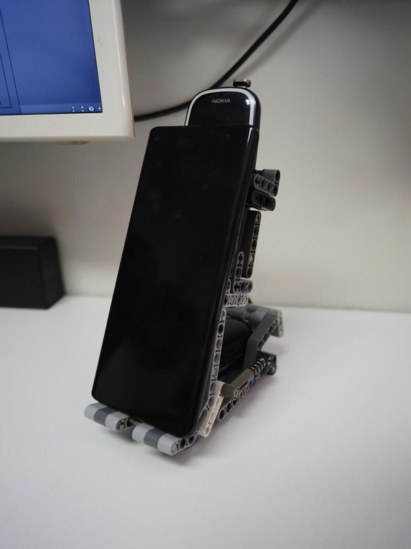 LEGO MOC Phone Stand by sirdudeofcambs | Rebrickable - Build with LEGO