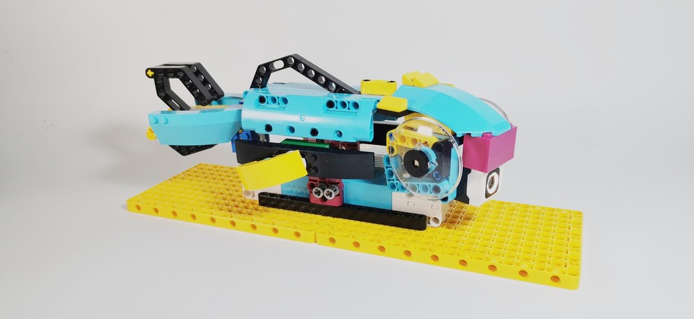 LEGO MOC-161374 SPIKE Swimming Goldfish by danzhilan | Rebrickable ...