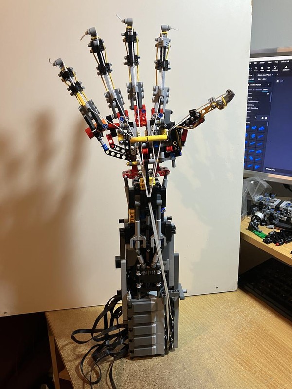 LEGO MOC Robotic Hand by Smudge | Rebrickable - Build with LEGO