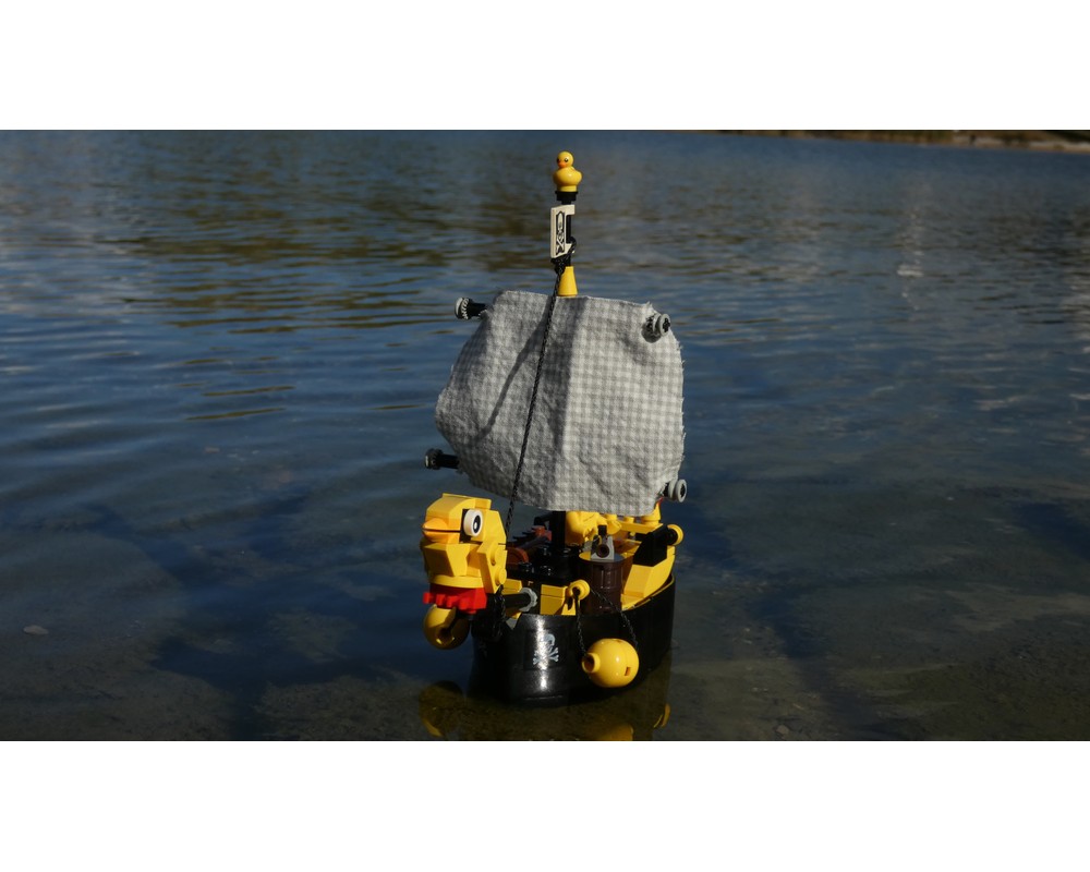LEGO MOC Cute bathtub pirate ship by Cypax | Rebrickable - Build with LEGO
