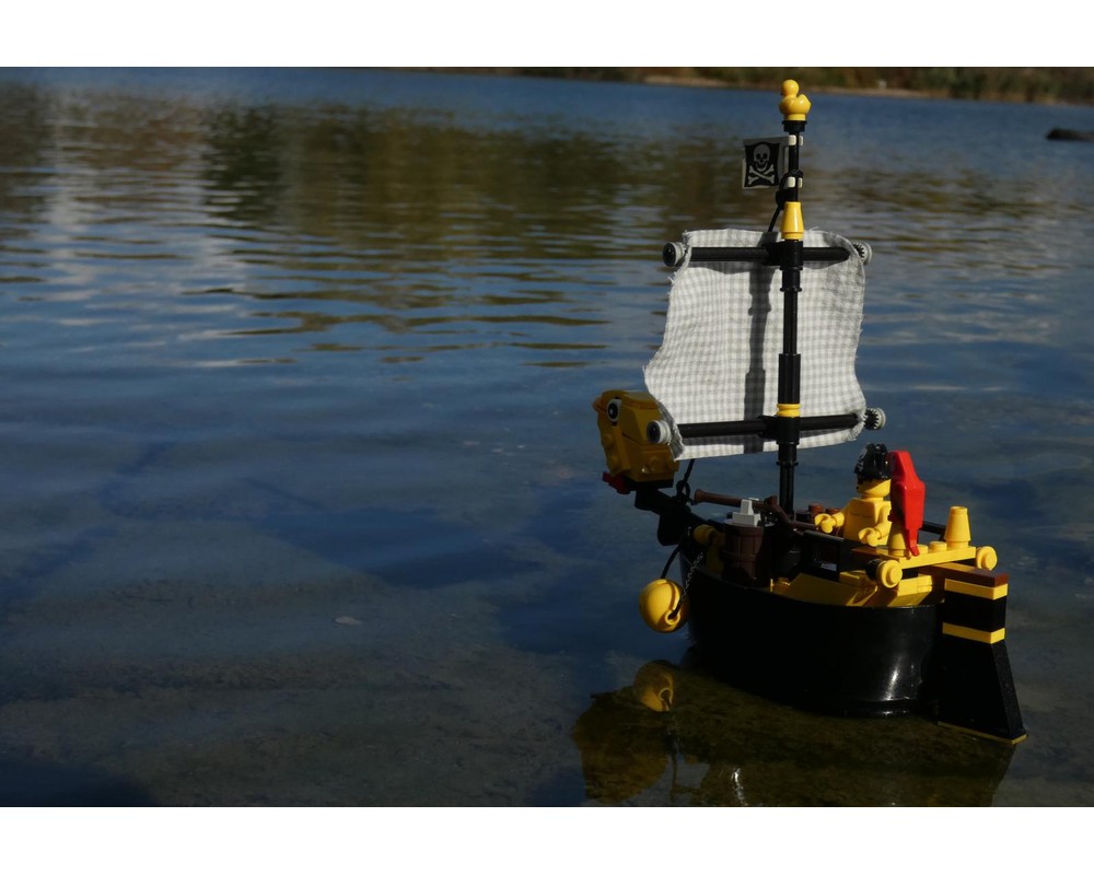 LEGO MOC Cute bathtub pirate ship by Cypax | Rebrickable - Build with LEGO