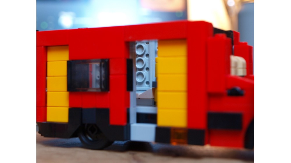 Lego Moc French Vsav Ambulance By Fritesaufour Rebrickable Build