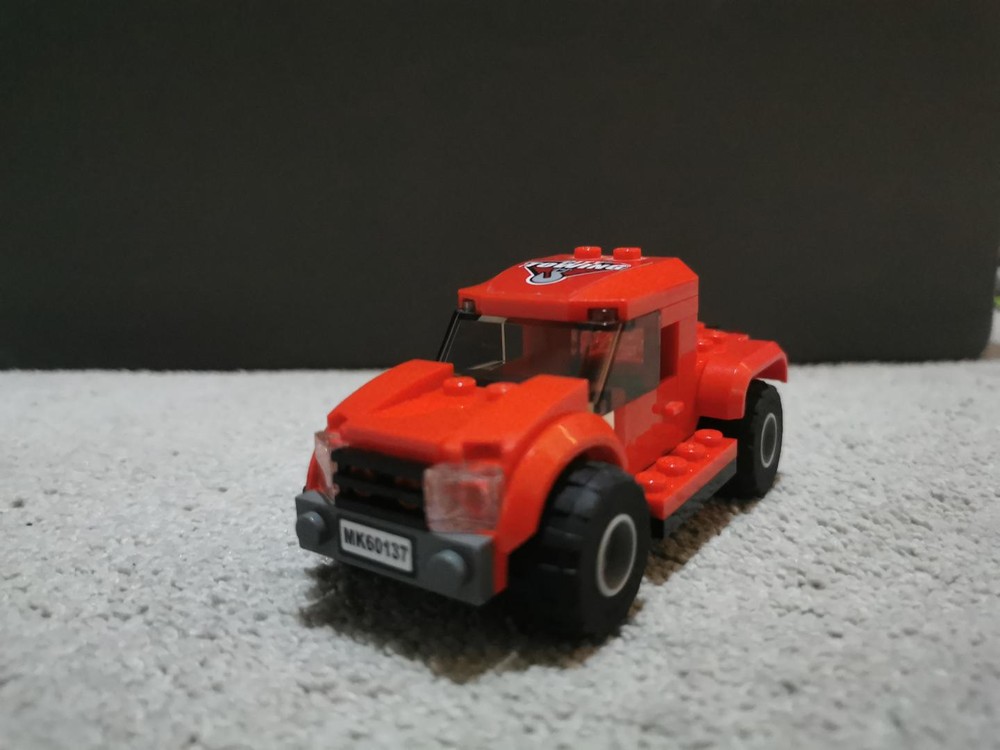 LEGO MOC Farmyard truck red by Maxedoutlego | Rebrickable - Build with LEGO