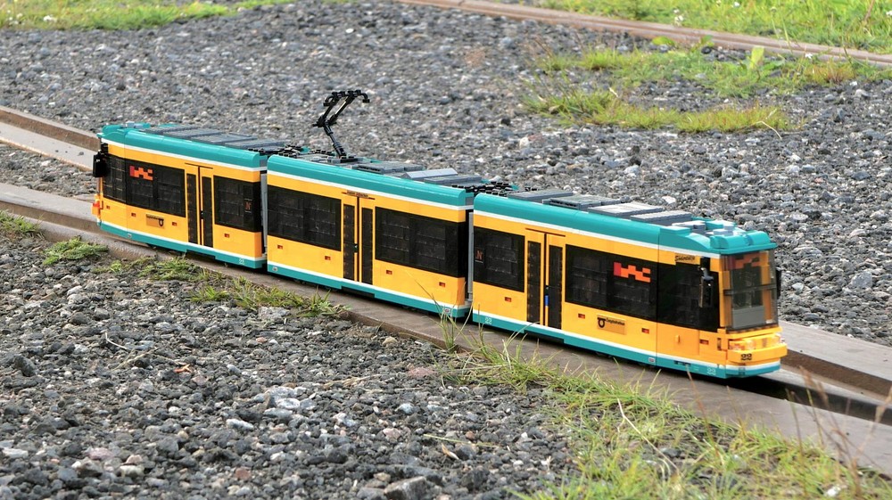 LEGO MOC M06 Tram by ThinkCleverAndSmart | Rebrickable - Build with LEGO