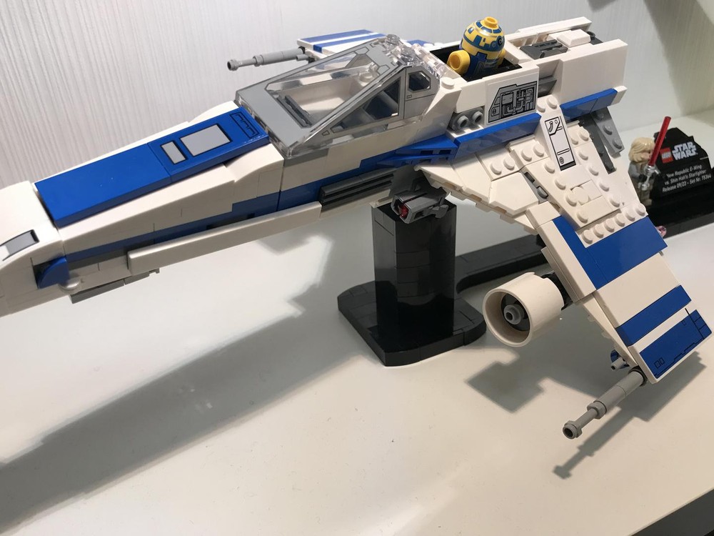 LEGO MOC Display Stand for New Republic E-WIng vs. Shin Hati's ...