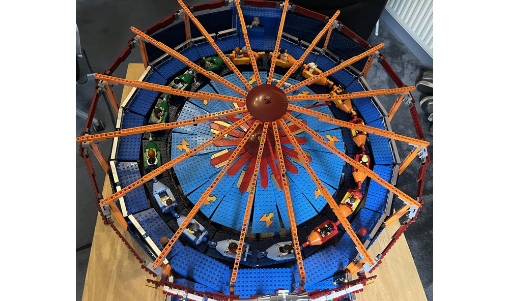 Lego Moc Moonrocket Fairground Ride By Gdale Rebrickable Build With