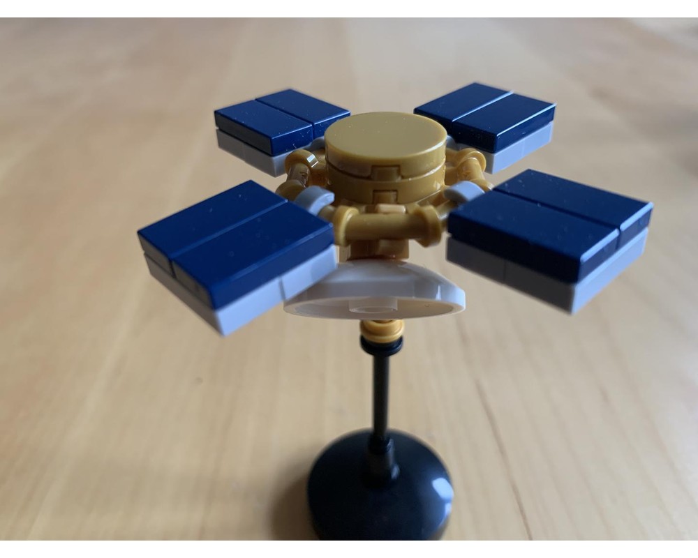 LEGO MOC Mariner 5 (Venus) - 1:70 by JonHull | Rebrickable - Build with ...