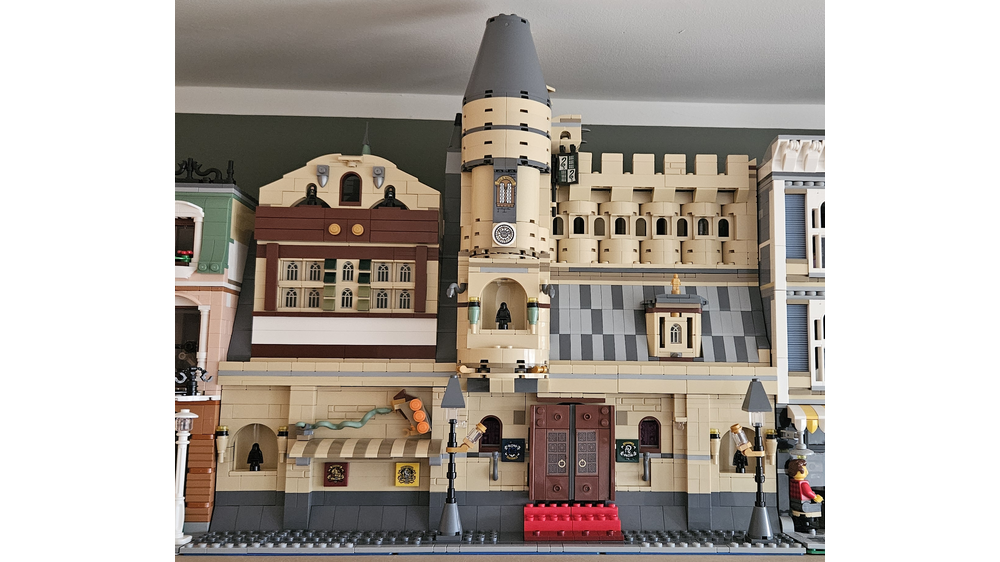 Lego Moc 71043 Modular Cinema And Spa By Brinvoraha Rebrickable