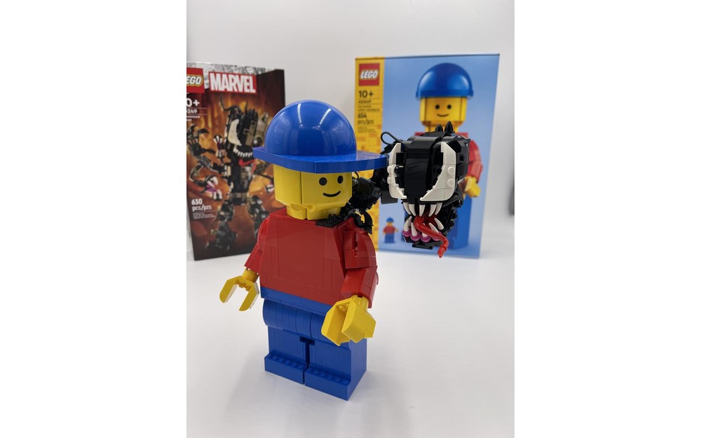 LEGO MOC Up-Scaled LEGO Minifigure Accessory - Venom Symbiote by ...