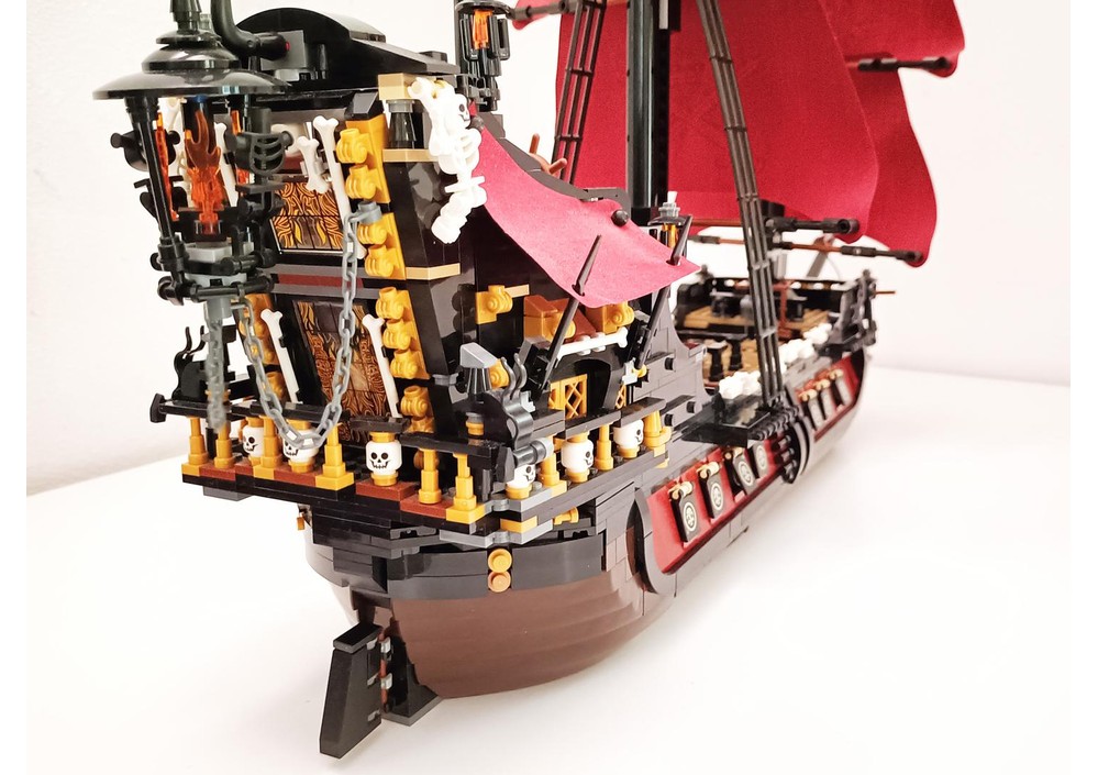 Lego Moc Queen Annes Revenge By Simoneve84 Rebrickable Build With Lego
