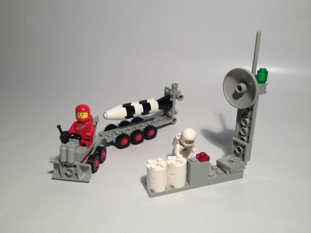 LEGO MOC Mini Communication Center and Rocket Transport by plastic.ati ...