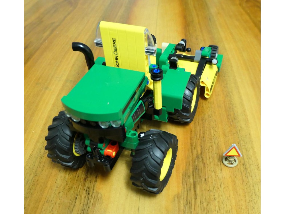 LEGO MOC 42136 Front Lawn Mower by Larsagri | Rebrickable - Build with LEGO
