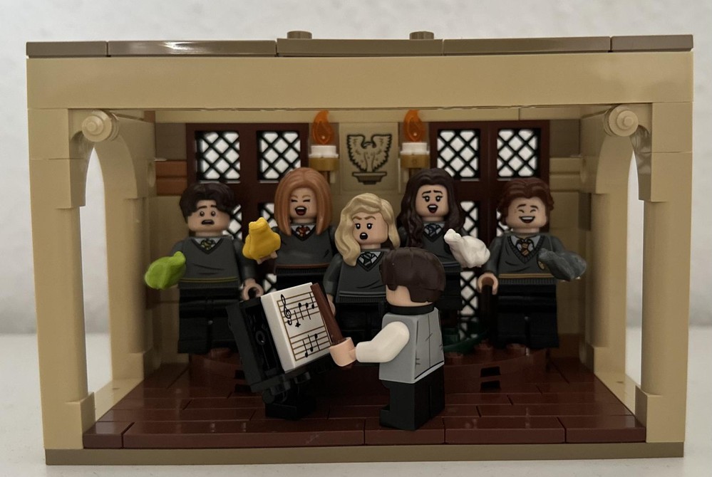 LEGO MOC Hogwarts Frog Choir by halfbrickprincess | Rebrickable - Build ...