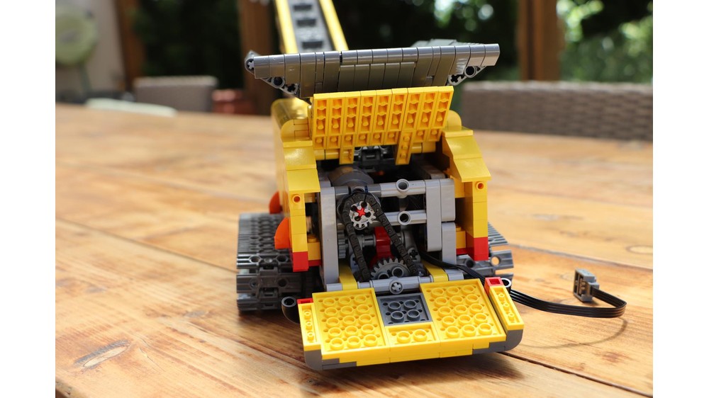 Lego Moc Self Propelling Hopper Feeder Conveyor By Bku Rebrickable