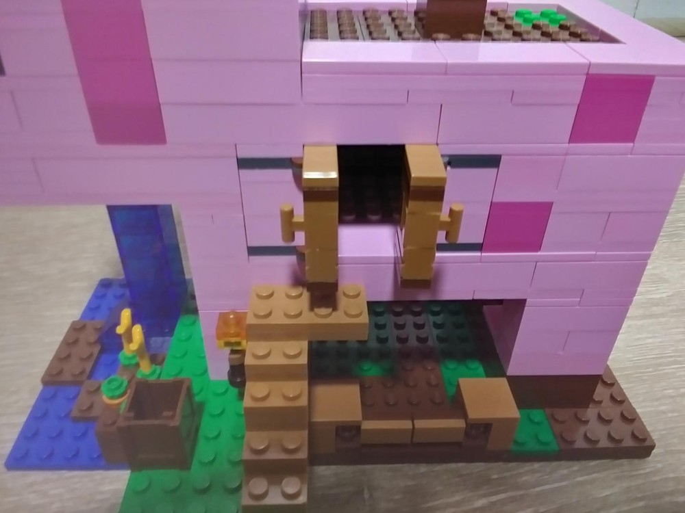 LEGO MOC Minecraft: The Pig House (to scale) by Sushi_V | Rebrickable ...