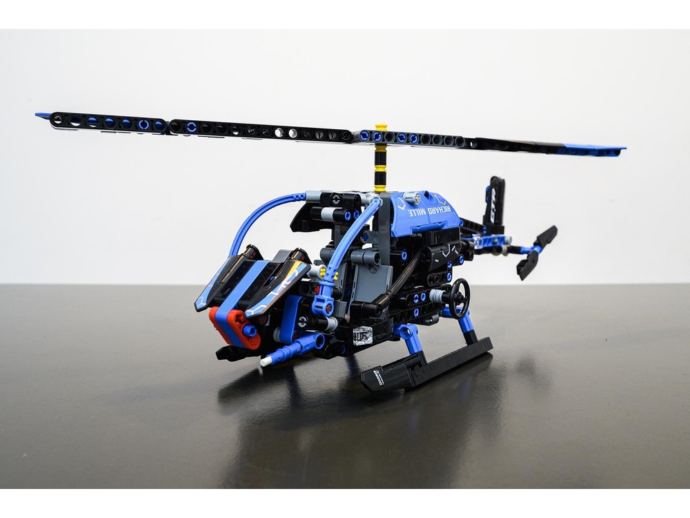 LEGO MOC Helicopter with gear driven rotating rotors by foolsgoldsfish ...