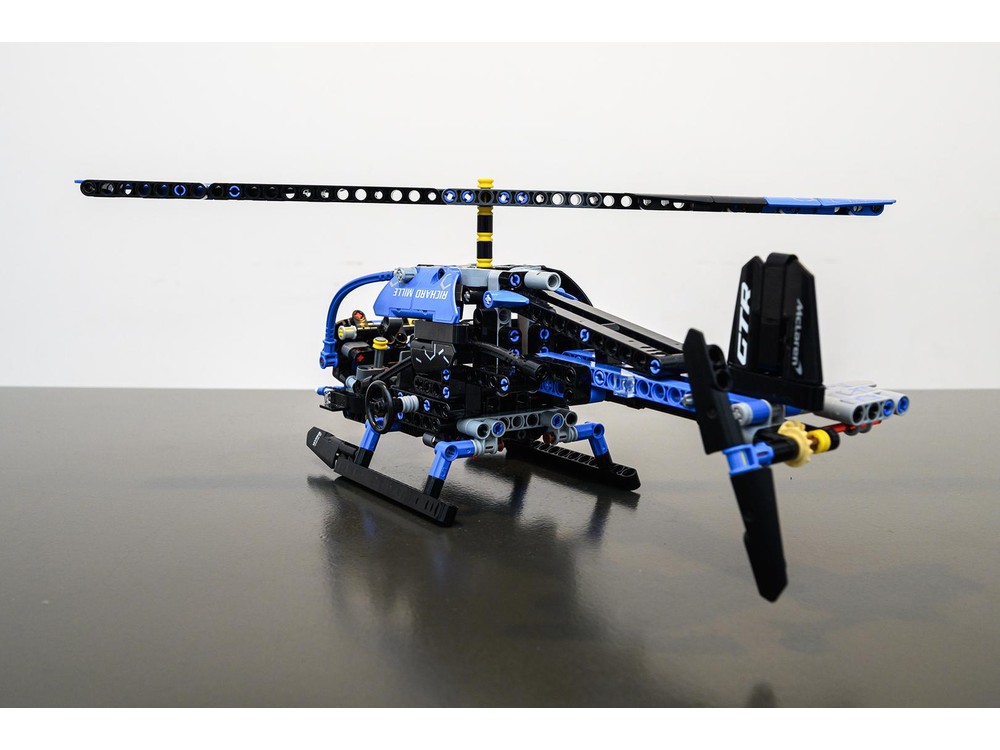 LEGO MOC Helicopter with gear driven rotating rotors by foolsgoldsfish ...