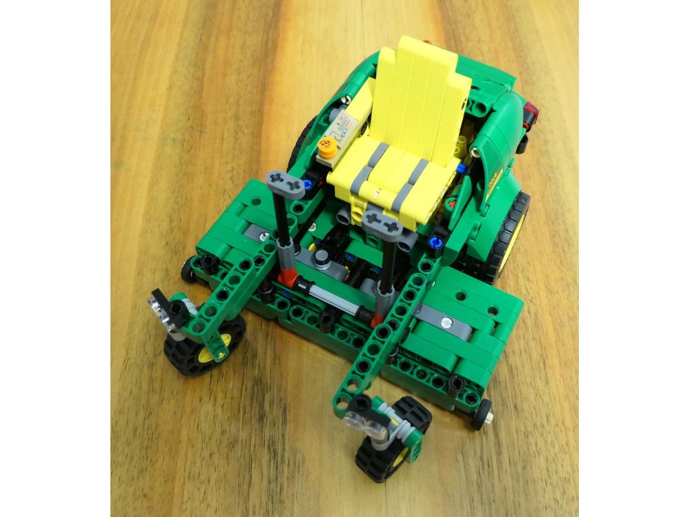 LEGO MOC-169985 42168 Zero-Turn Mower by Larsagri | Rebrickable - Build ...