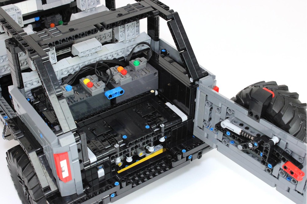 Lego Moc Ford Bronco 18 Rc By Goldenbrickdesign Rebrickable