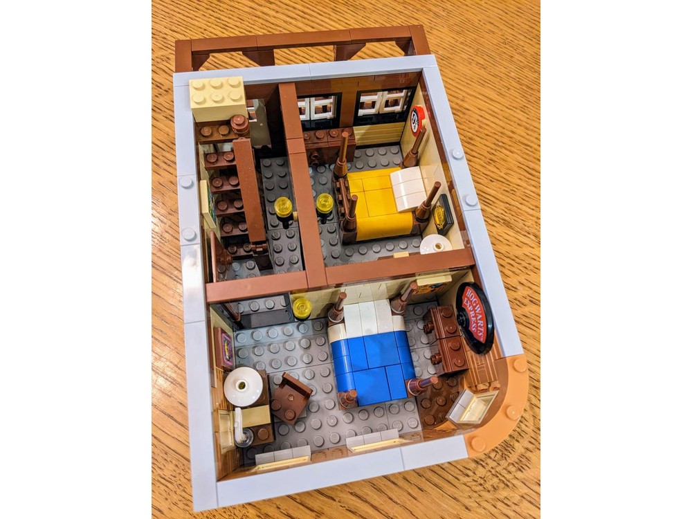 LEGO MOC Leaky Cauldron (HP Modular) by penumbra12 | Rebrickable ...