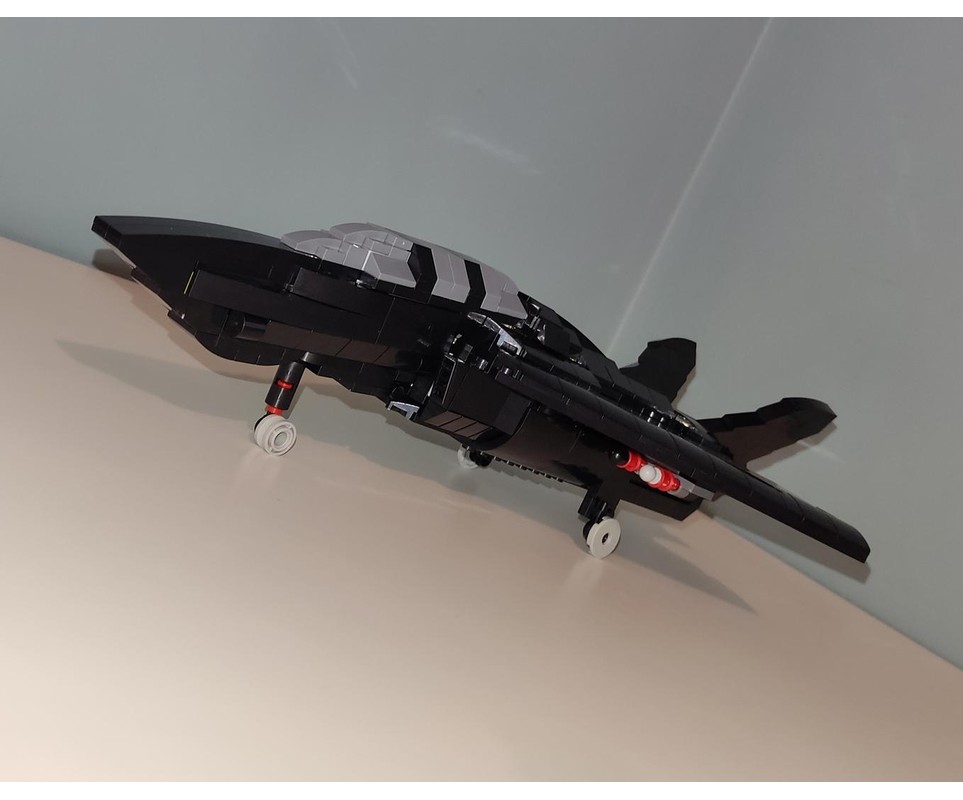 LEGO MOC 10304 Blackbird by Kirvet | Rebrickable - Build with LEGO
