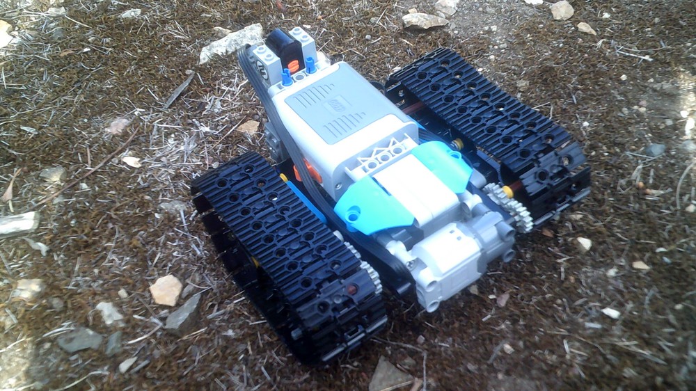 LEGO MOC tracked atv by the platnium brick | Rebrickable - Build with LEGO