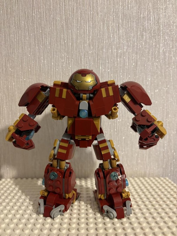 LEGO MOC Mark 44 Hulkbuster (ALONE) by GhostCat | Rebrickable - Build ...