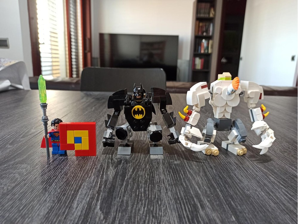 LEGO MOC Batman Mech Suit by NoParadise_Bricks | Rebrickable - Build ...