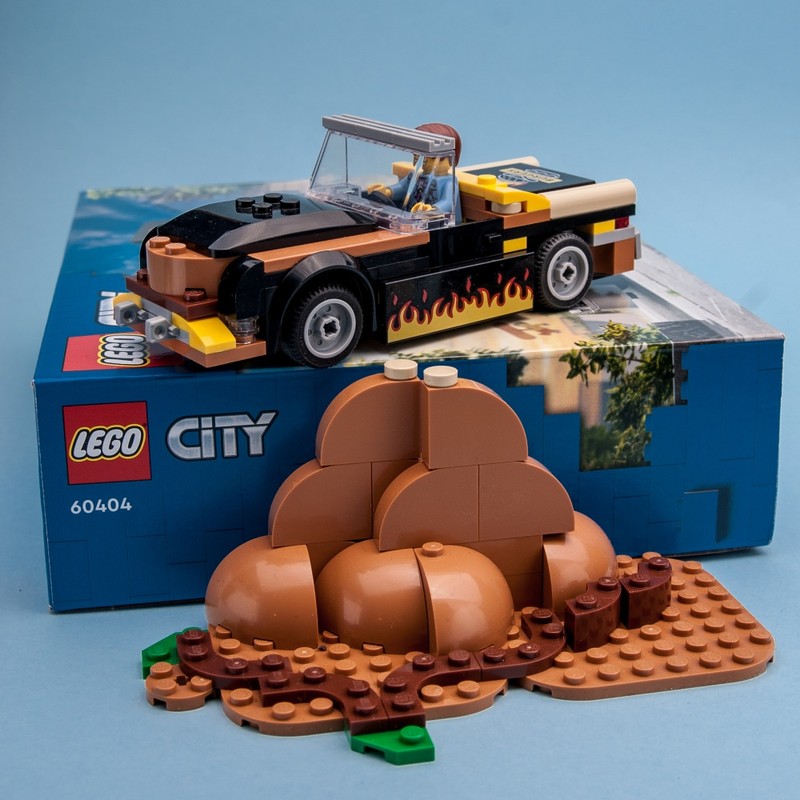 LEGO MOC 60404 Burgertastic Cabriolet by Keep On Bricking | Rebrickable ...