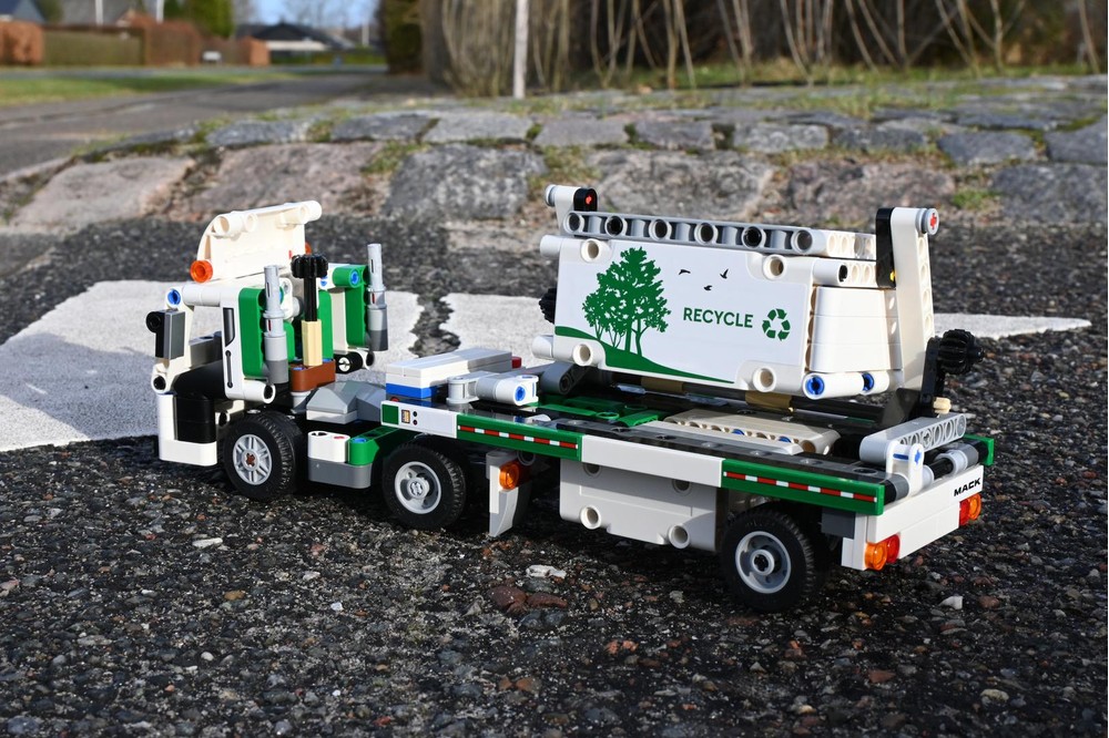 LEGO MOC 42167 MACK Container Side Loader by grohl | Rebrickable ...