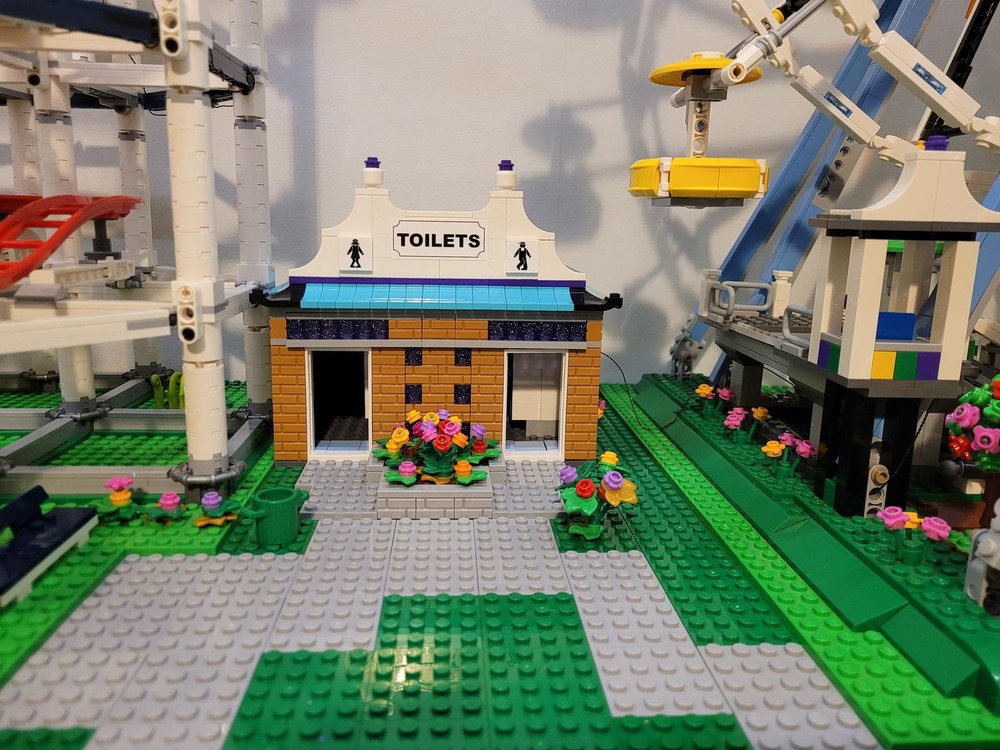 LEGO MOC Public Toilets - Fairground by Mandy Nicholls | Rebrickable ...