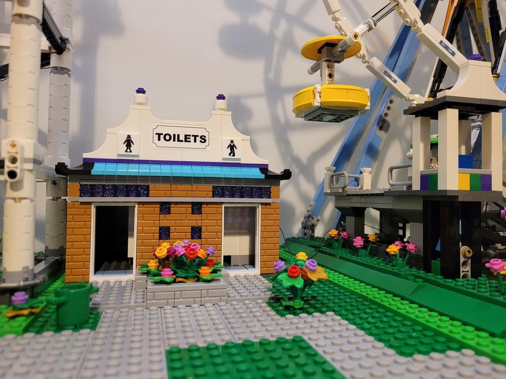 LEGO MOC Public Toilets - Fairground by Mandy Nicholls | Rebrickable ...