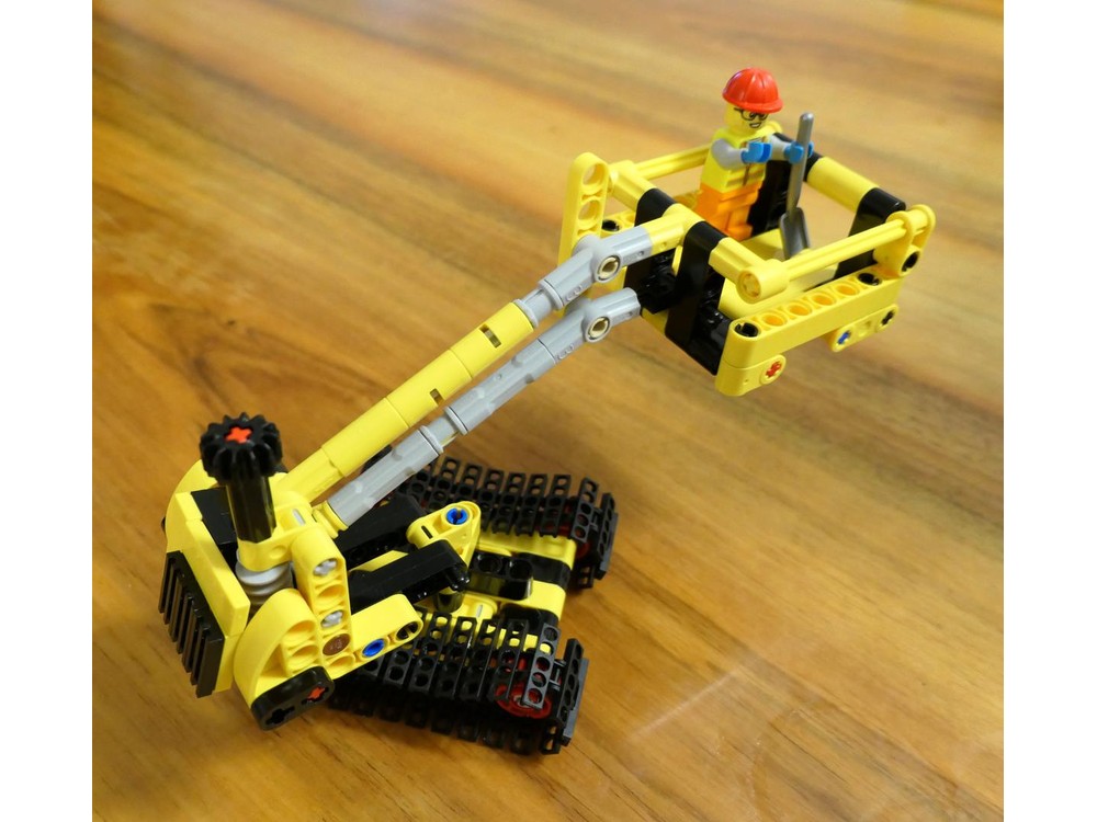 LEGO MOC-173700 42163 Tracked Cherry Picker by Larsagri | Rebrickable ...