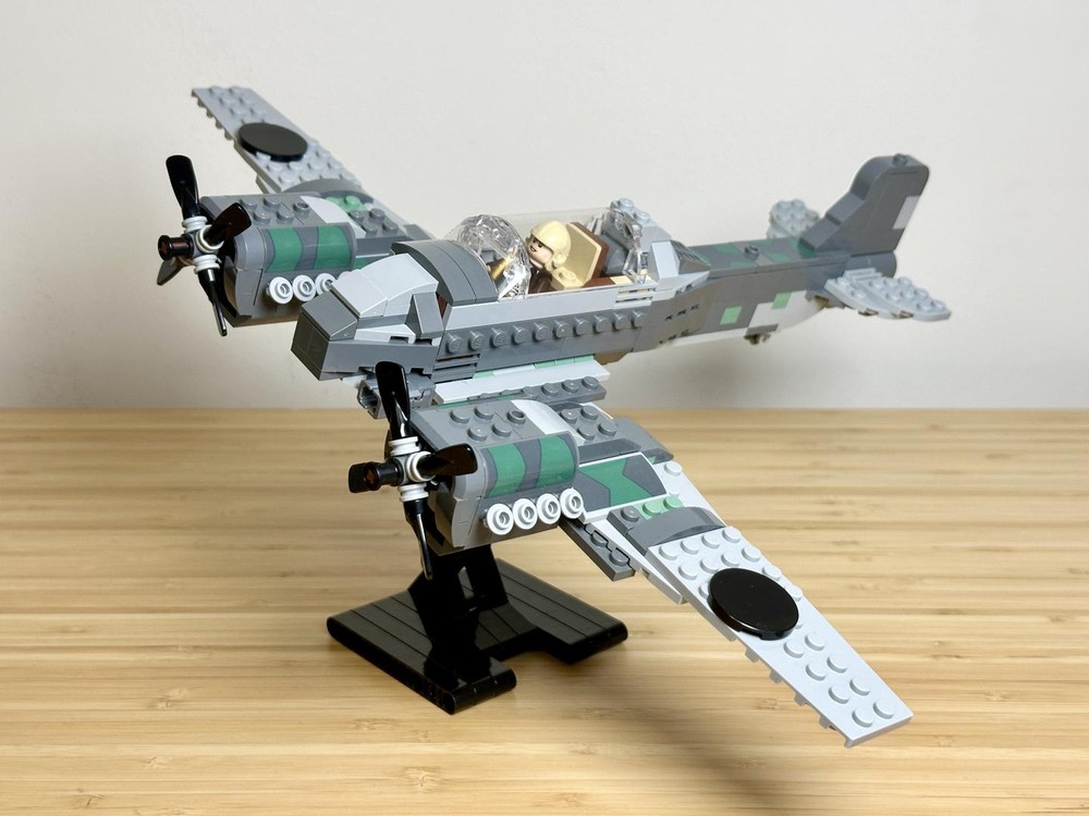 LEGO MOC Mercedes-Benz 770 and Messerschmitt Heavy Fighter - Alternate ...