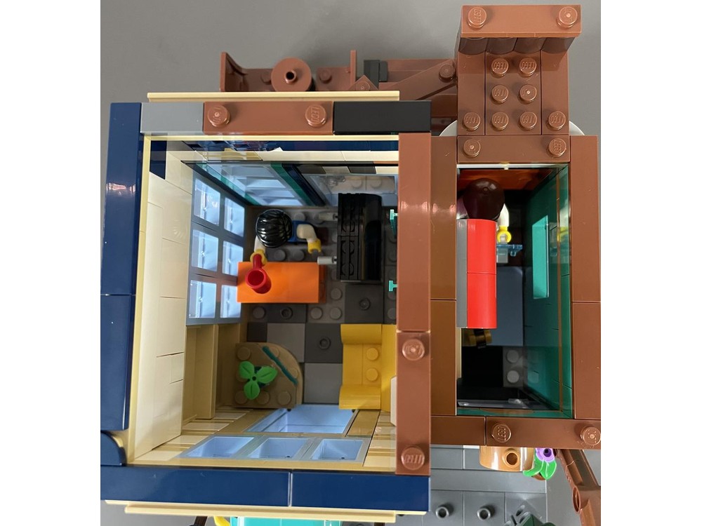 LEGO MOC Hotel and Recording Studio Modular Alternate build of 31141 by ...