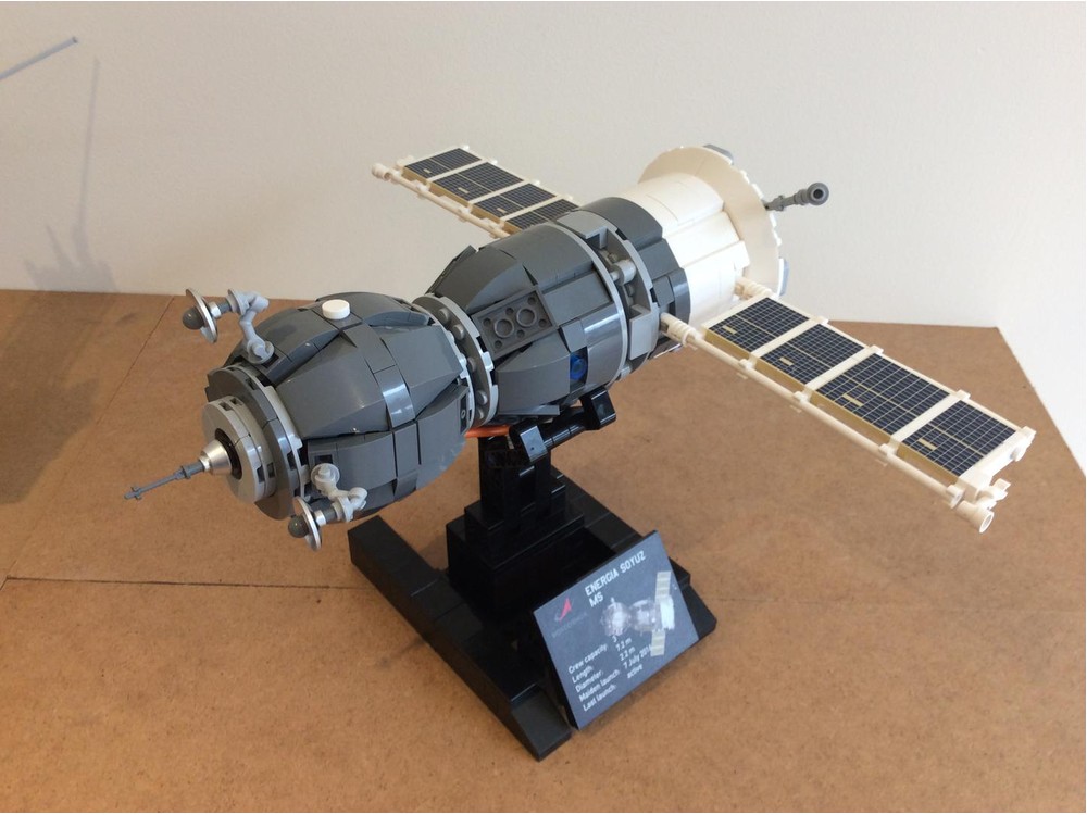 LEGO MOC Soyuz-MS and Soyuz-7K-TM Spacecraft by iscatrebor ...