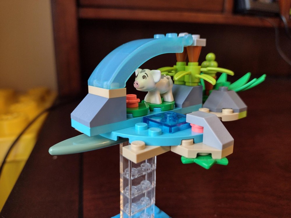 LEGO MOC Moana Earhart & Pua the Pilot - 30646 by McScottyBricks ...