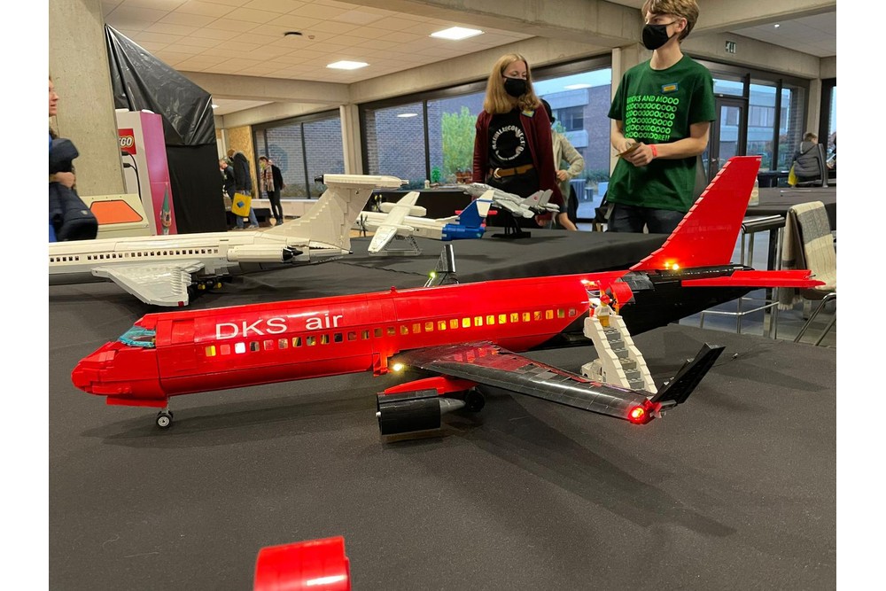 LEGO MOC Embraer E-195 based passenger plane by DKSbricks | Rebrickable ...