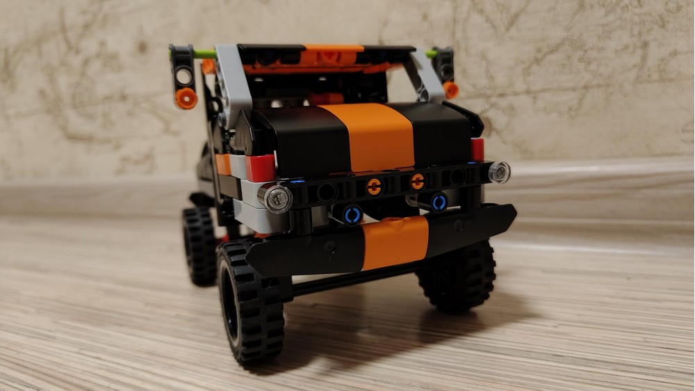 LEGO MOC 42166 - B-model - rusty Mercedes-Benz Unimog by stily ...