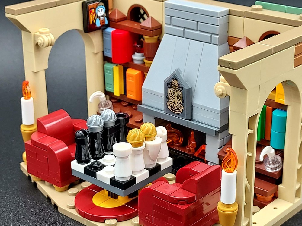LEGO MOC Gryffindor Common Room by TrevorToad | Rebrickable - Build ...