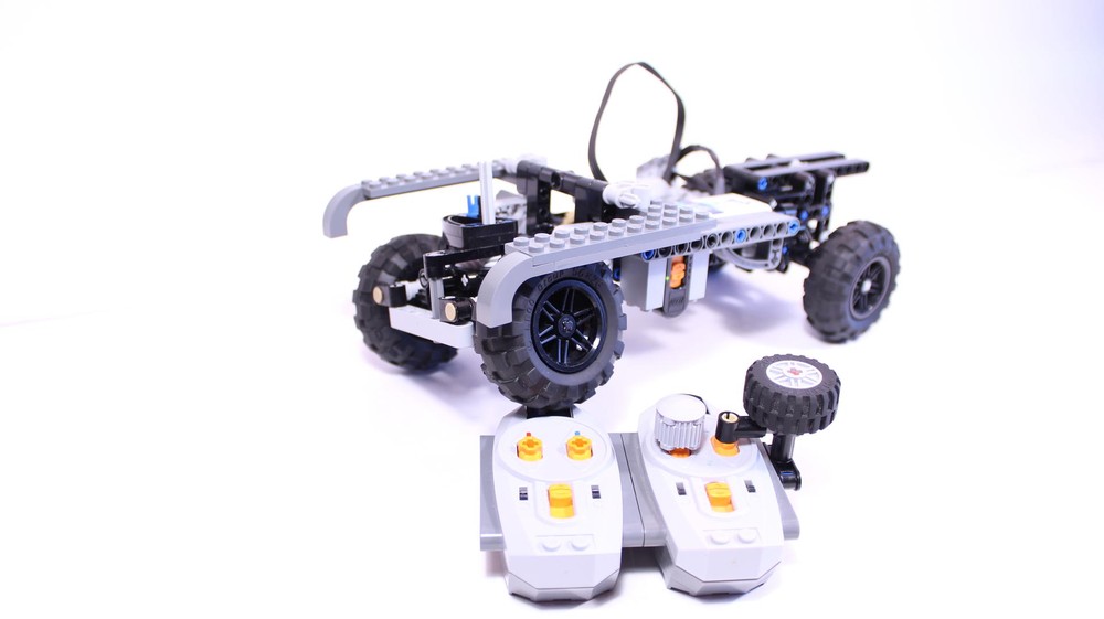 LEGO MOC Lego® Technic 4x4 Chassis (RC Mod available) by technicfan's ...