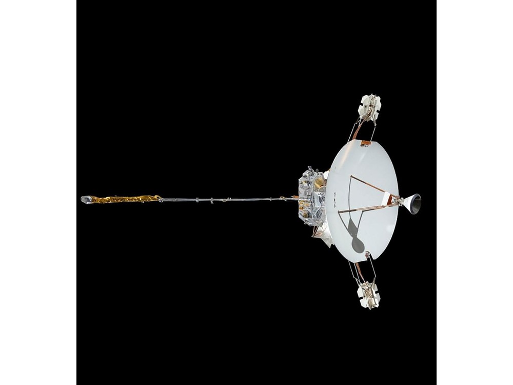 LEGO MOC Pioneer 10 & 11 (Jupiter, Saturn) - 1:70 by JonHull ...