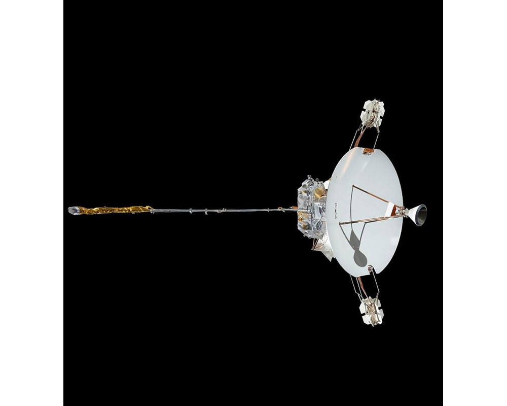 LEGO MOC Pioneer 10 & 11 (Jupiter, Saturn) - 1:70 by JonHull ...